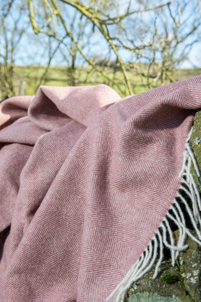 Dusky Pink Herringbone Throw (100% New Wool) – thewildesheep
